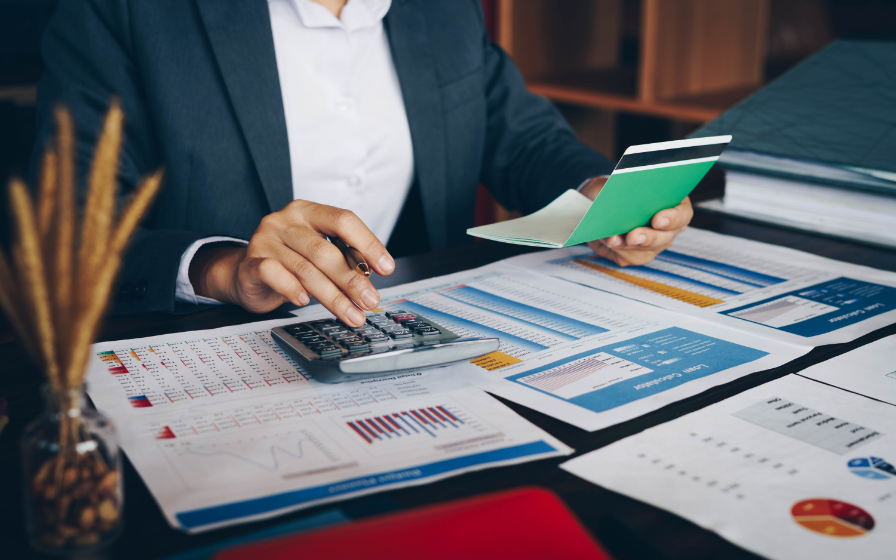 Is an Accounting Degree Worth It? Benefits & Careers | UAGC