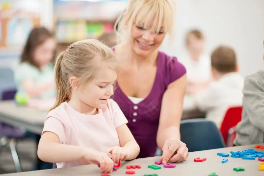 How to Become a Teacher’s Assistant | UAGC